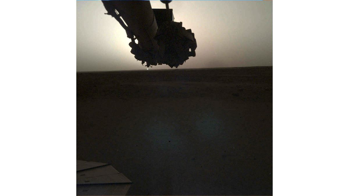 See a Martian Sunrise (and Sunset, Too!) in Gorgeous NASA InSight ...