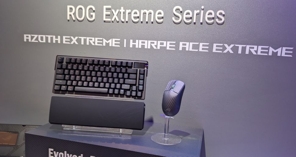 Asus's Azoth Extreme keyboard has a switch that changes its typing feel ...