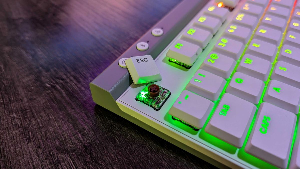 Logitech G515 LIGHTSPEED TKL Wireless Gaming Keyboard review: Slim ...