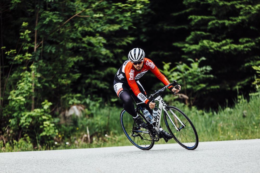 How to master descents (video) | Cycling Weekly