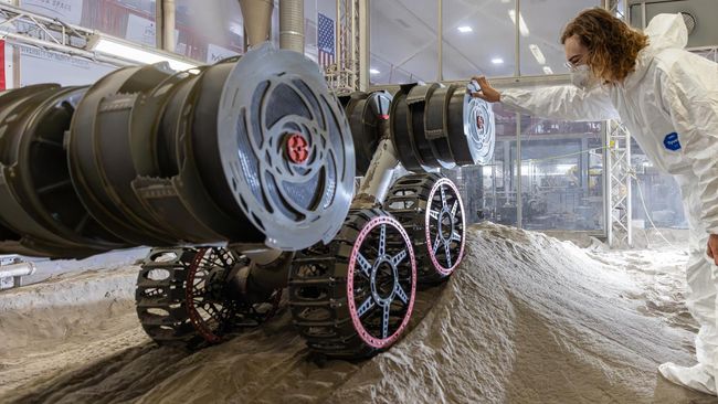 NASA robot digs up simulated moon rocks photo of the day for June 12 ...