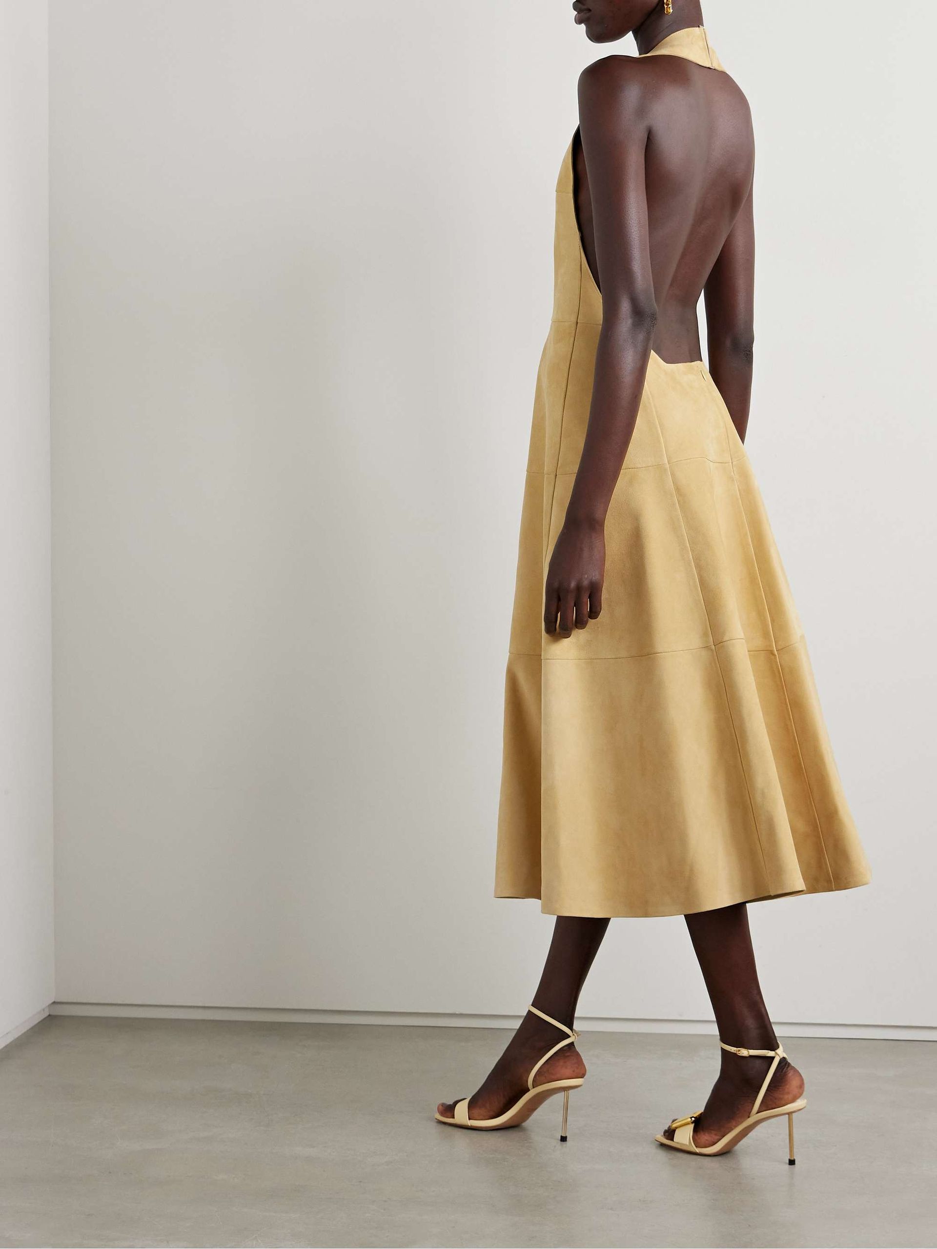 See and Shop the Fall/Winter 2024 Suede Fashion Trend | Who What Wear