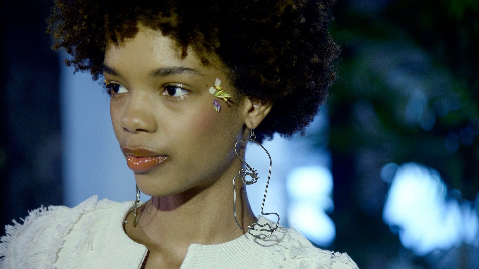 Face Flowers Trend Fashion Week - How to Wear Flowers as Makeup | Marie ...