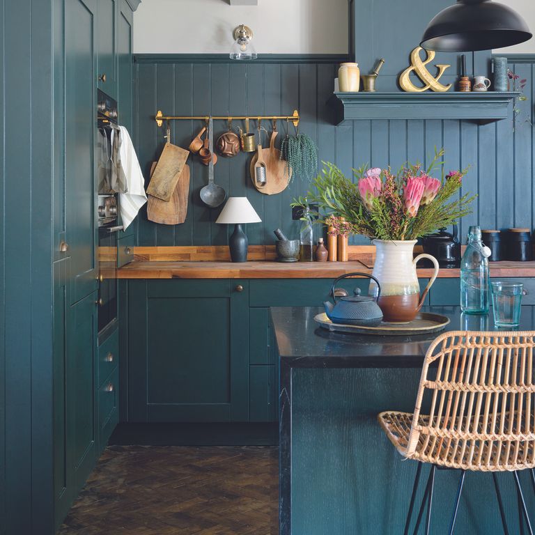 What colours work with navy kitchens? | Ideal Home