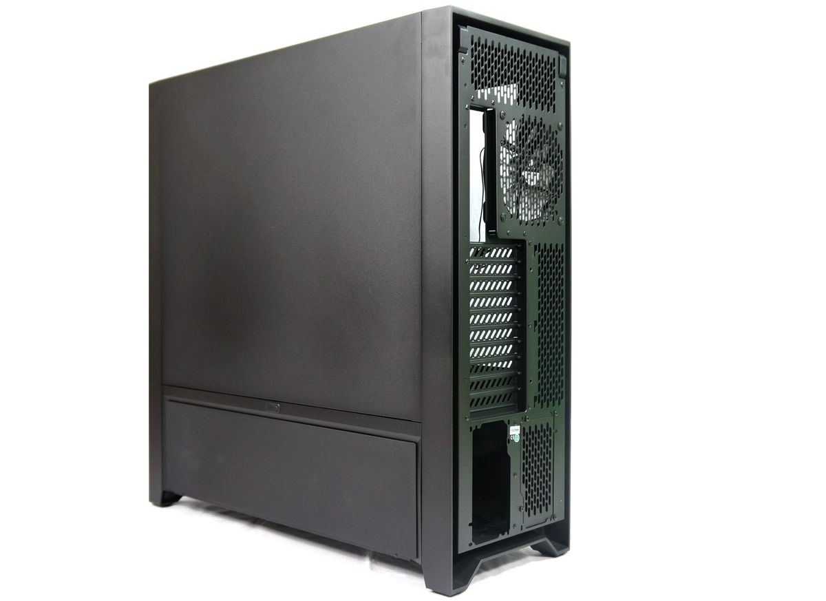 Outside Corsair's Obsidian 900D - Corsair Obsidian 900D Review: Making ...