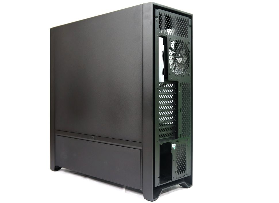 Outside Corsair's Obsidian 900D - Corsair Obsidian 900D Review: Making ...