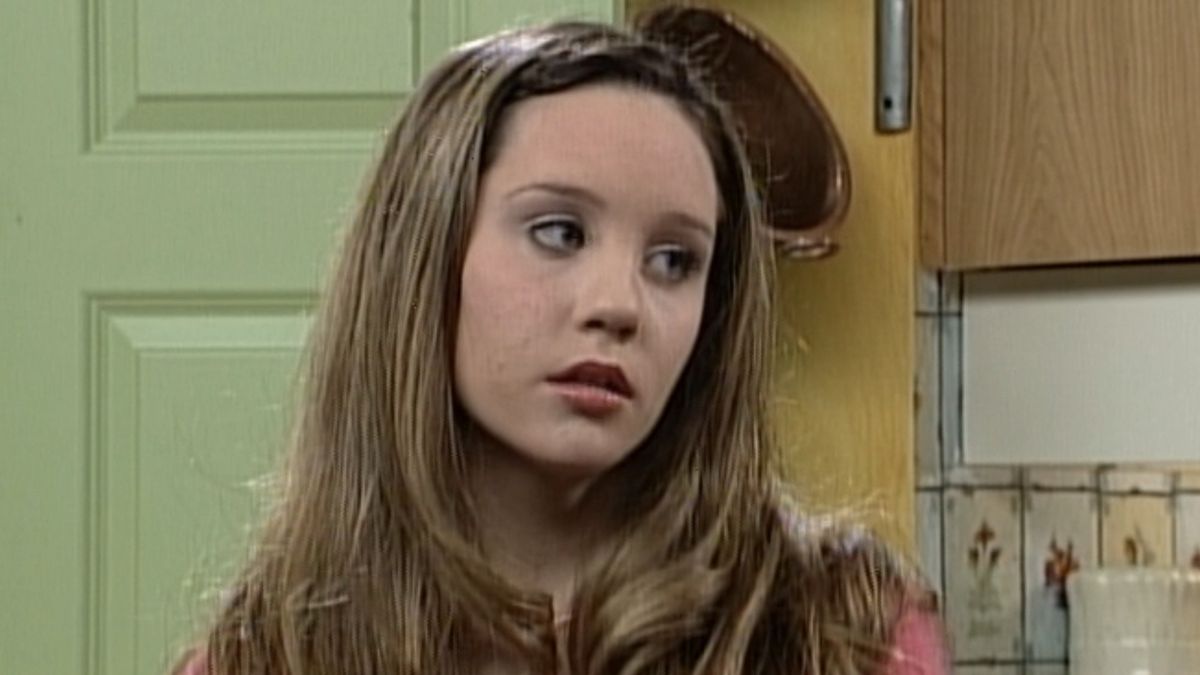 The 'Vulgar' Amanda Show Character Dan Schneider Created That Got Quiet ...