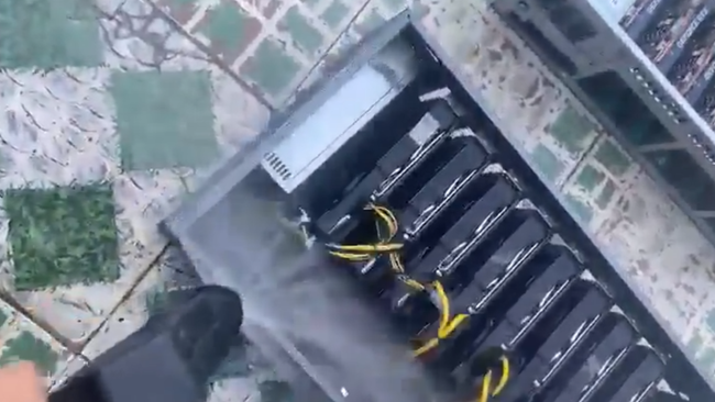 Power washing your GPU seems like a terrible idea | PC Gamer