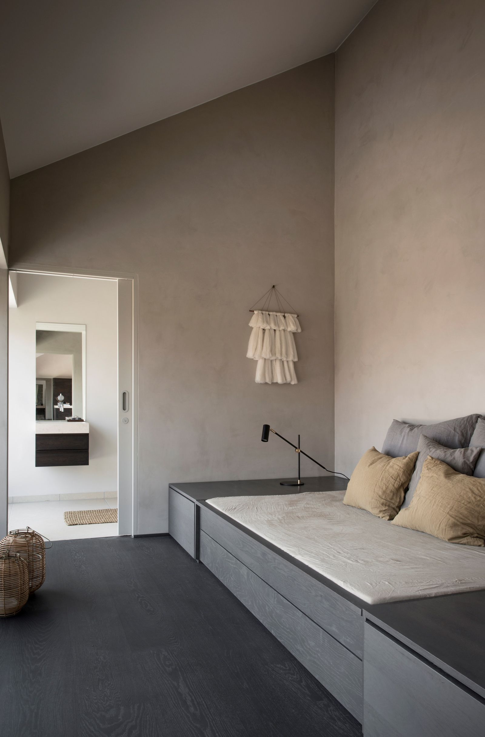 Daybeds in Living Rooms: 11 Ideas That Prove Their Worth | Livingetc