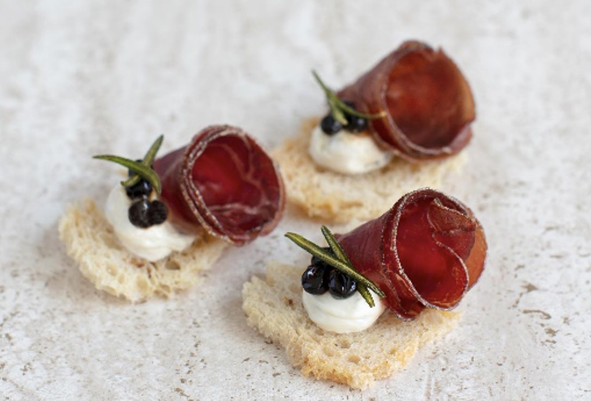 How to make and serve perfect canapés | Country Life