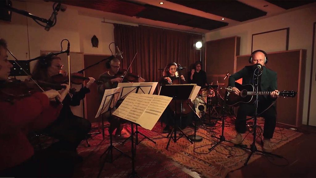 Radiohead drummer Philip Selway announces new live album with string ...