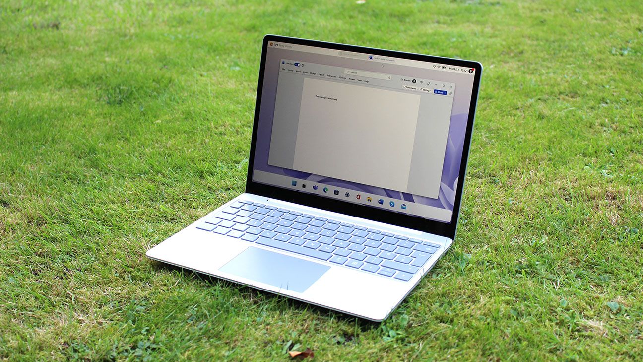 Intel tease suggests 'Windows 12' really is coming in 2024 | Windows ... Intel tease suggests 'Windows 12' really is coming in 2024 | Windows ...