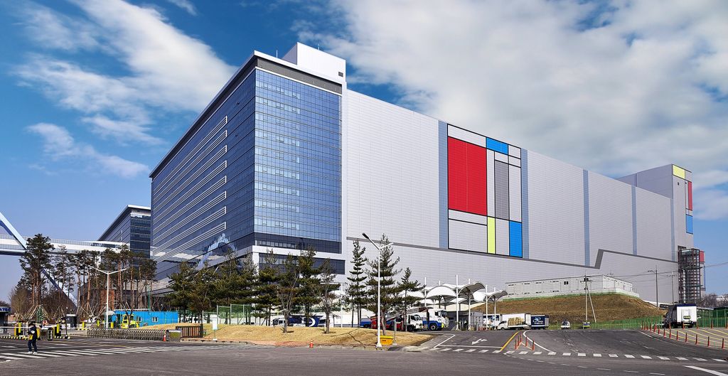 300mm Fab Spend Skyrocketing: 38 New Fabs Expected by 2024 | Tom's Hardware