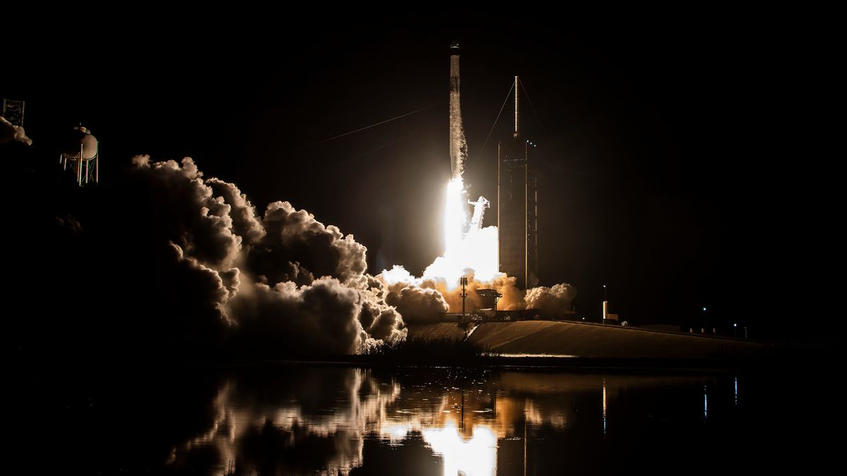 SpaceX launches international astronaut team on Crew-7 flight to space ...