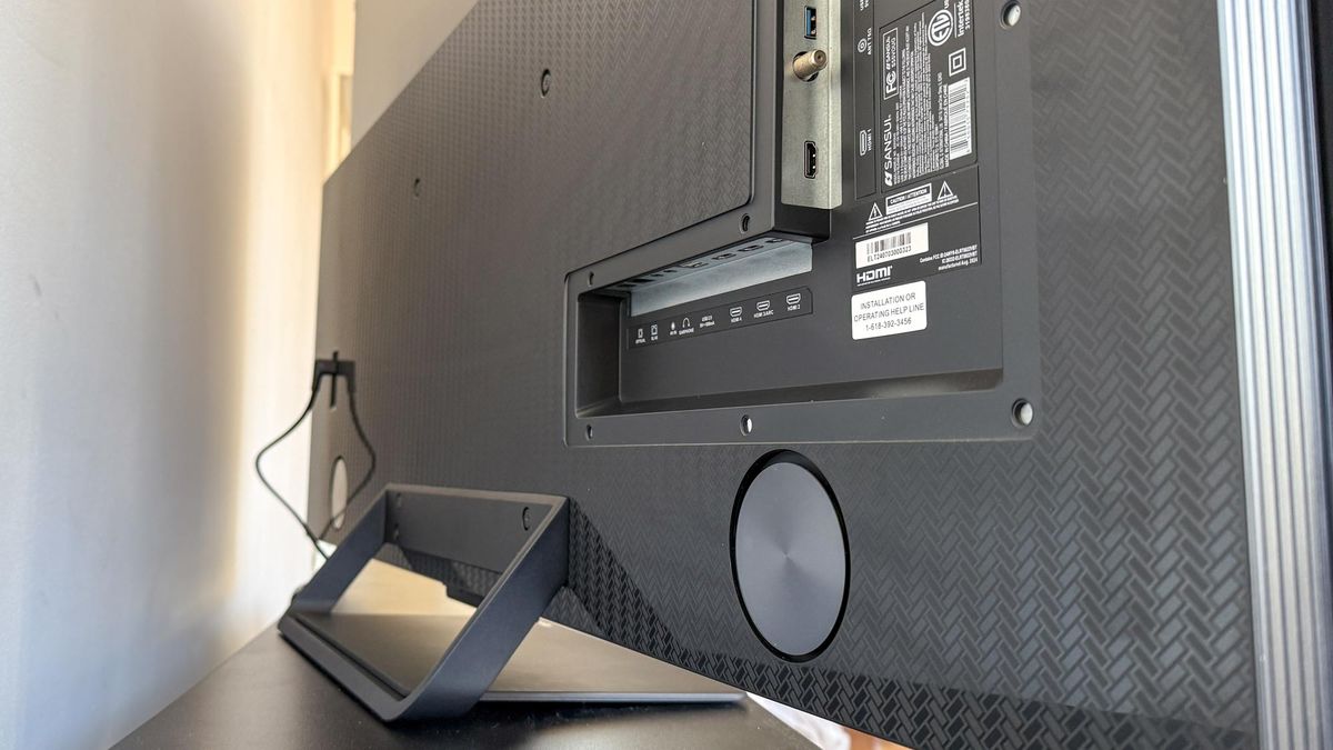 I spent a few hours with the world's cheapest OLED TV — what I like ...