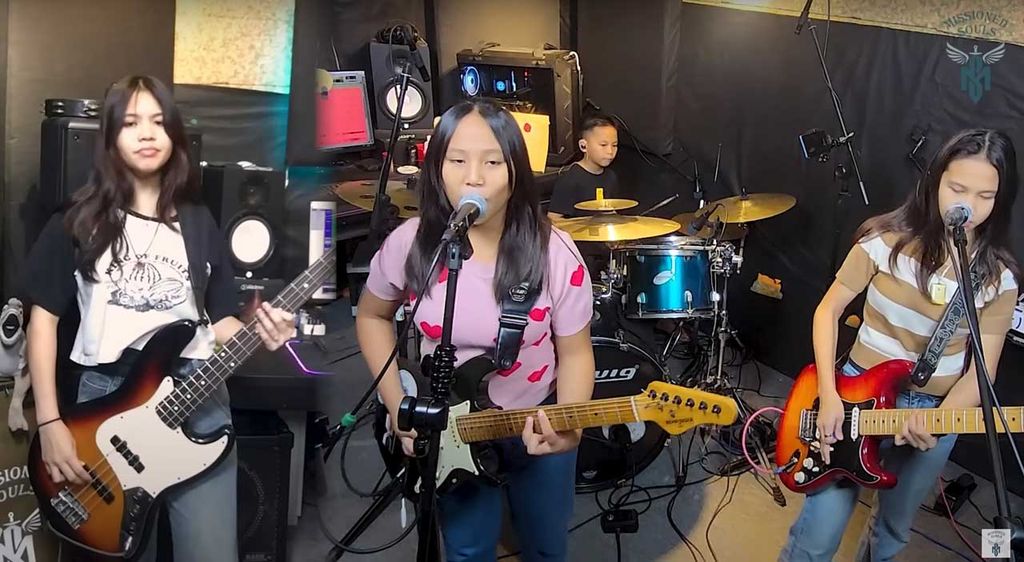 Filipino children performing Led Zeppelin's Whole Lotta Love with ...