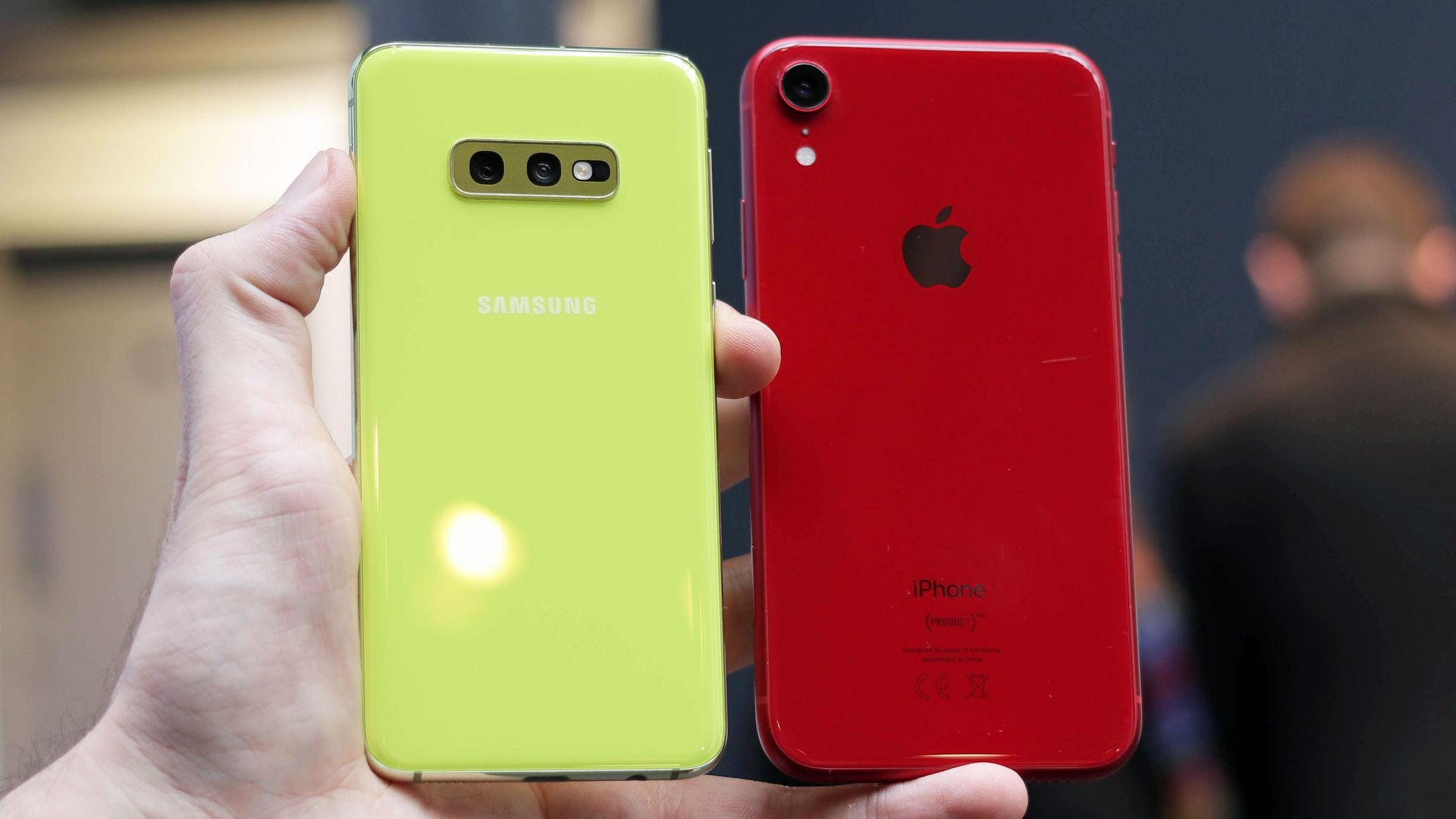 Samsung Galaxy S10e vs iPhone XR: battle of the cheaper champions ...
