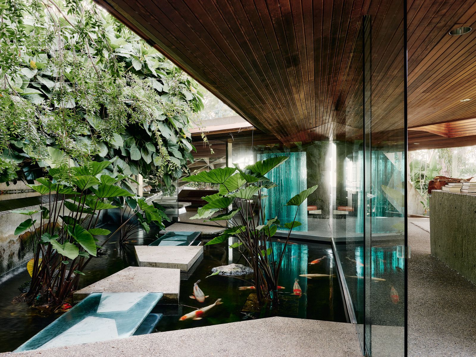 Tour Sheats-Goldstein Residence's entertainment complex | Wallpaper*