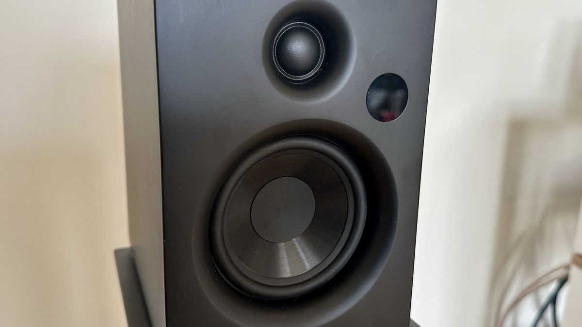 Gadhouse Duke & Roy review: a turntable and powered speakers combo that ...
