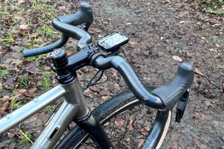Deda Gera carbon gravel handlebar review: Does a short reach bar make ...