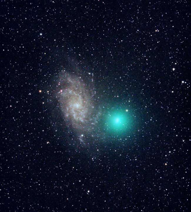 Photos: Spectacular Comet Views from Earth and Space | Space