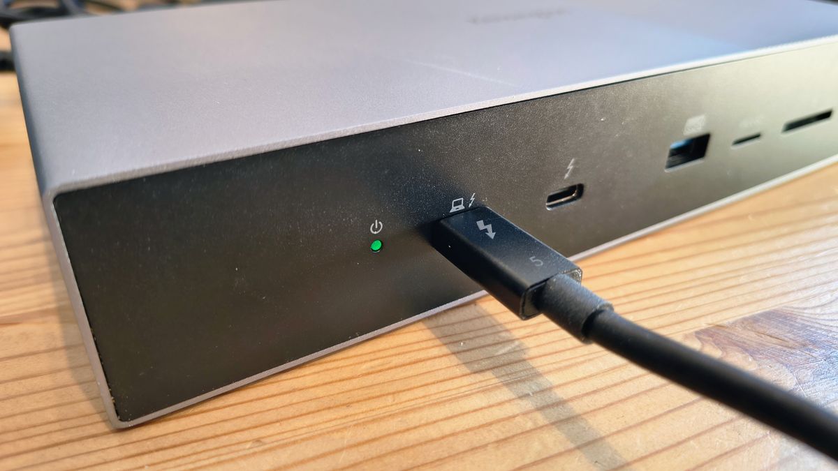 Kensington SD5000T5 EQ Thunderbolt 5 Triple 4K Docking Station review ...