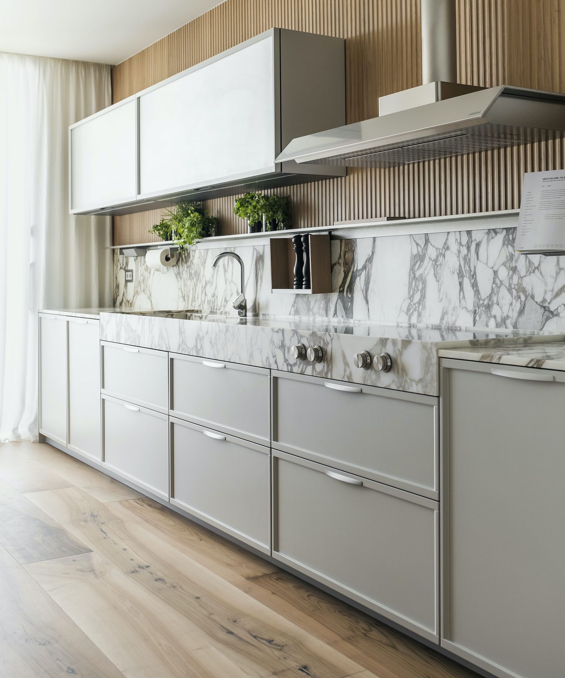 Light gray kitchen ideas: 10 soft and subtle spaces | Homes and Gardens