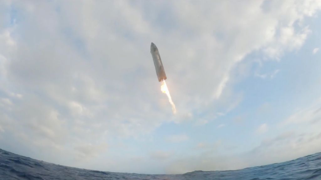 Watch SpaceX Starship flight 6 splash down in amazing 'buoycam' footage ...