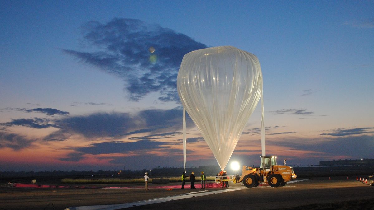 This skydiver could be the 1st woman to jump from Earth's stratosphere ...