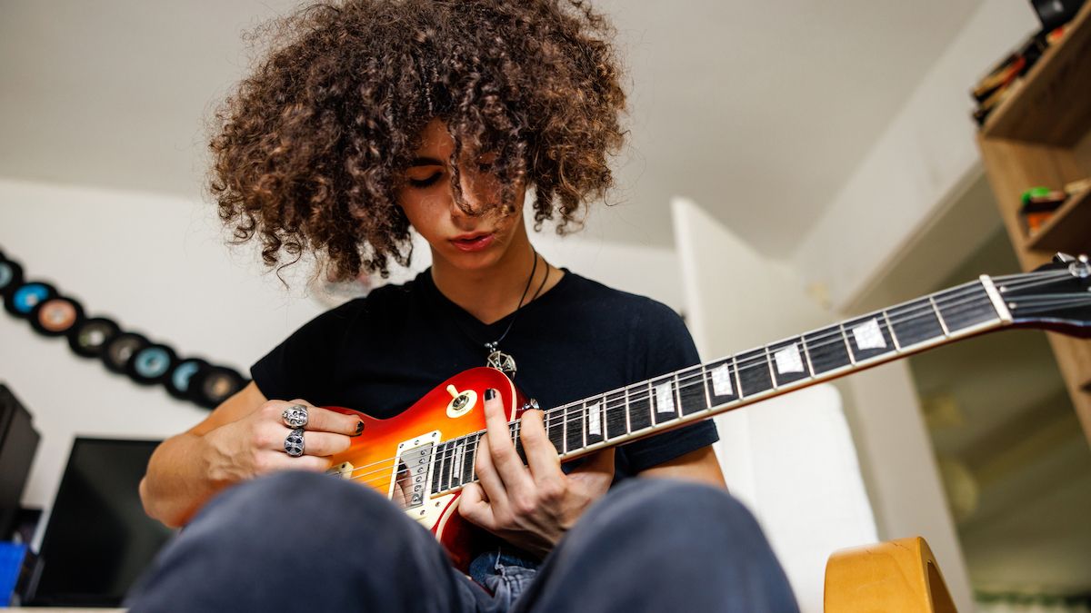 10 mistakes every beginner guitarist makes | Guitar World