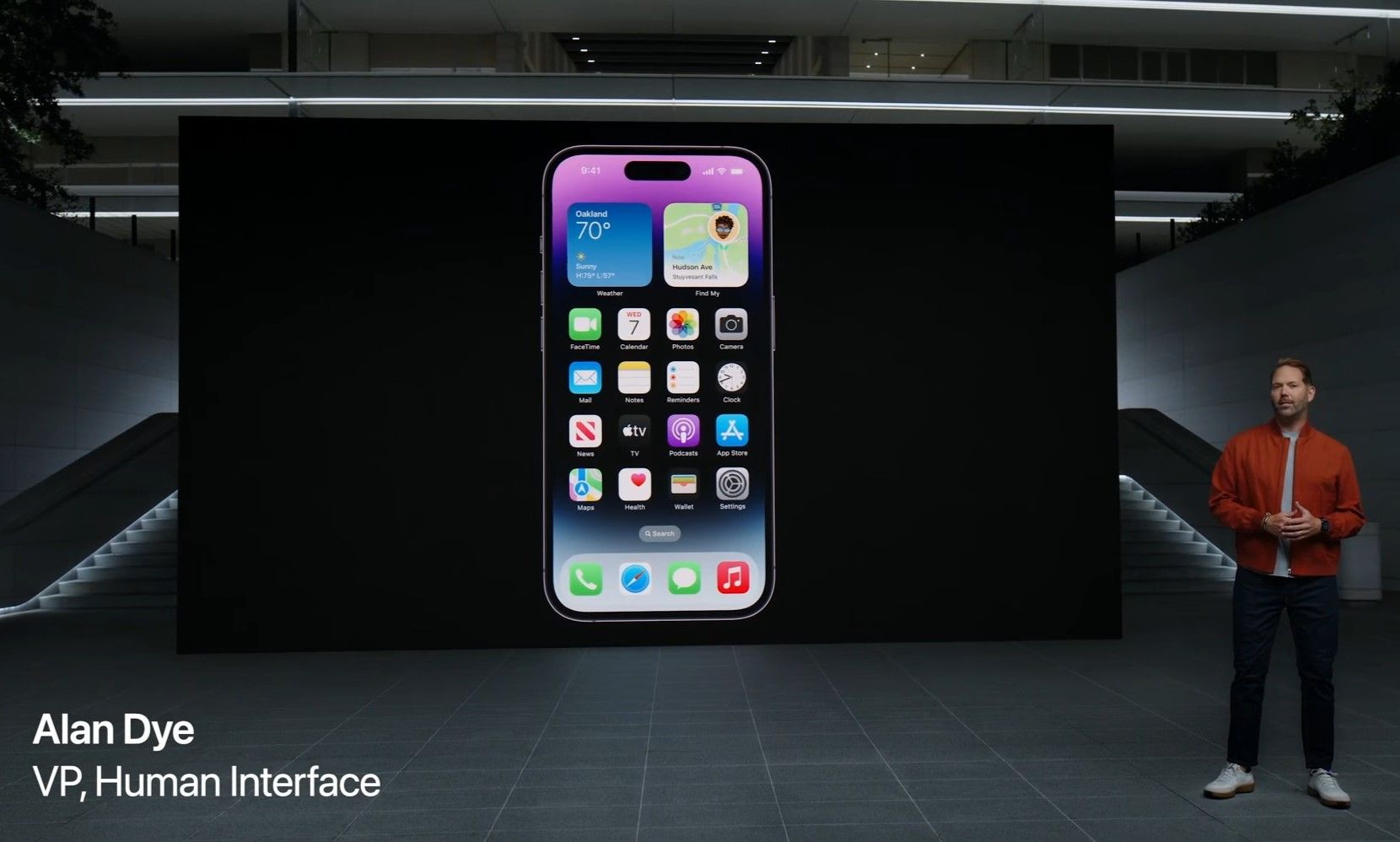 Apple execs Craig Federighi and Alan Dye discuss Dynamic Island in new ...