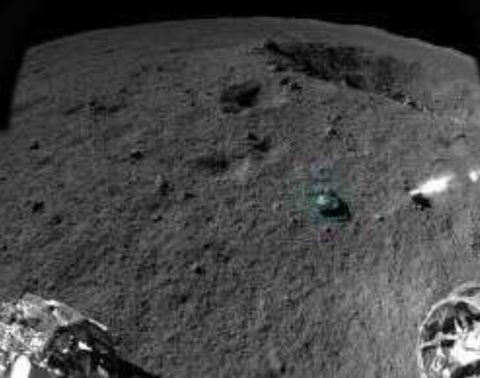 China's Yutu 2 rover snaps stunning new panoramas from the moon's far ...