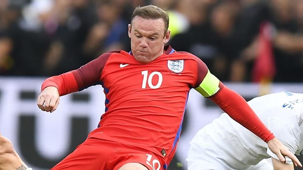 Rooney closes in on Shilton record, ex-goalkeeper says he should retire ...