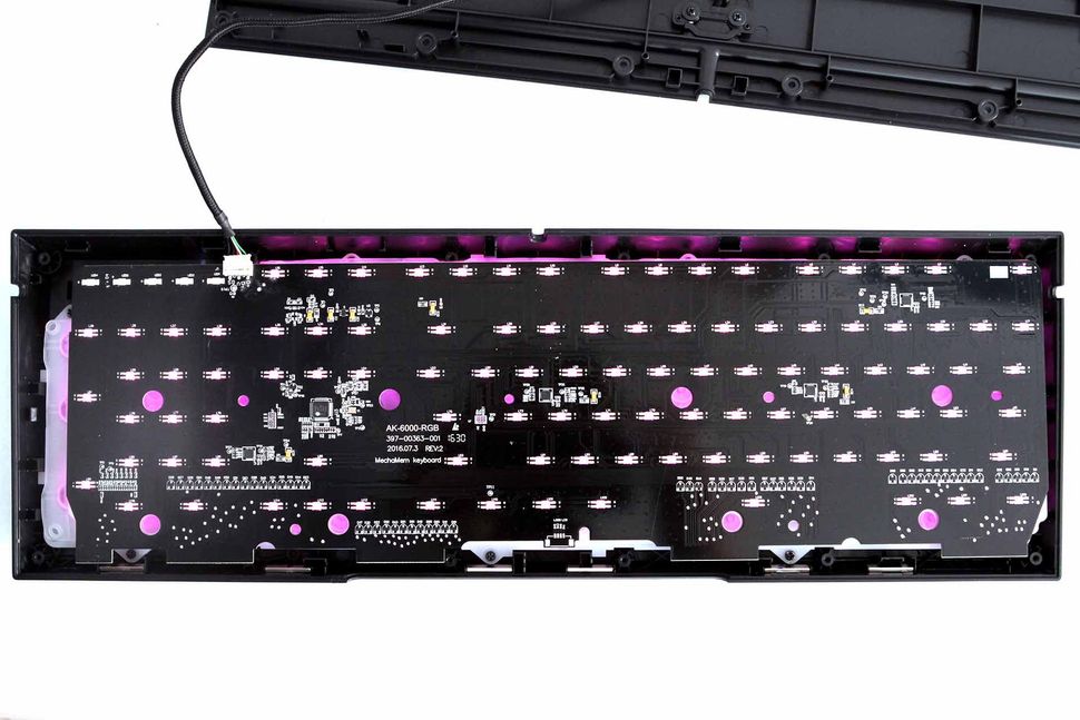 Exclusive: Razer's New 'Mecha-Membrane' Switch And Ornata Chroma ...