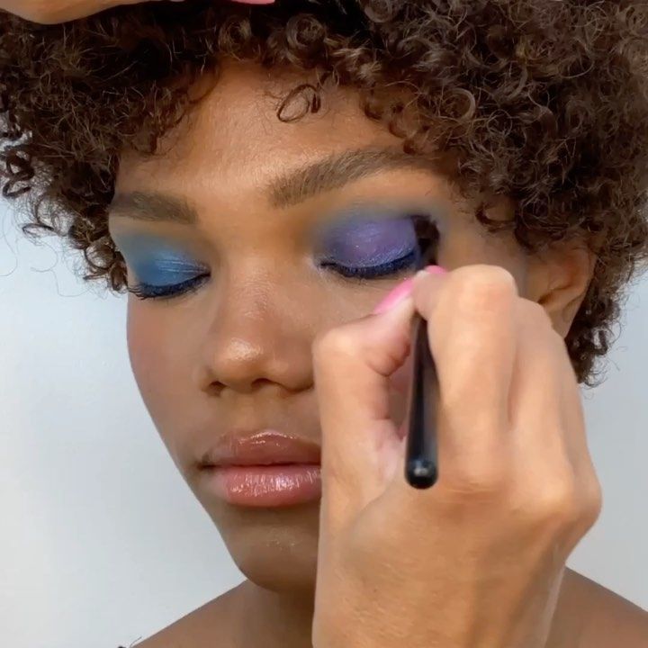 17 Blue Eyeshadow Looks That Are Totally Worth Copying | Who What Wear