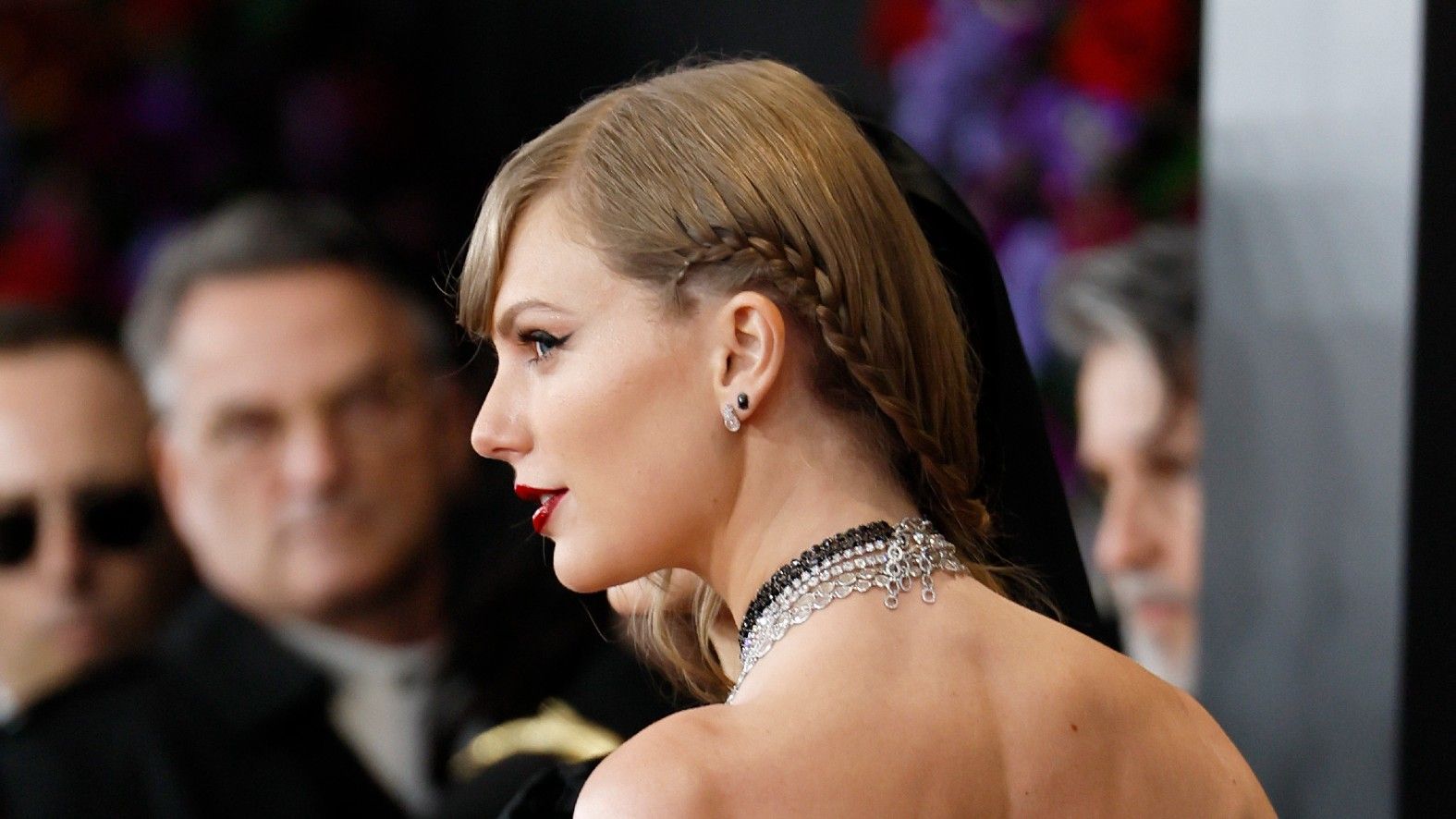 You Can Achieve Taylor Swift's Red Carpet Hair At Home | Marie Claire