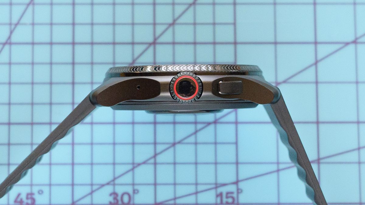 TicWatch Pro 5 Enduro hands-on: an impressive GPS smartwatch with a ...