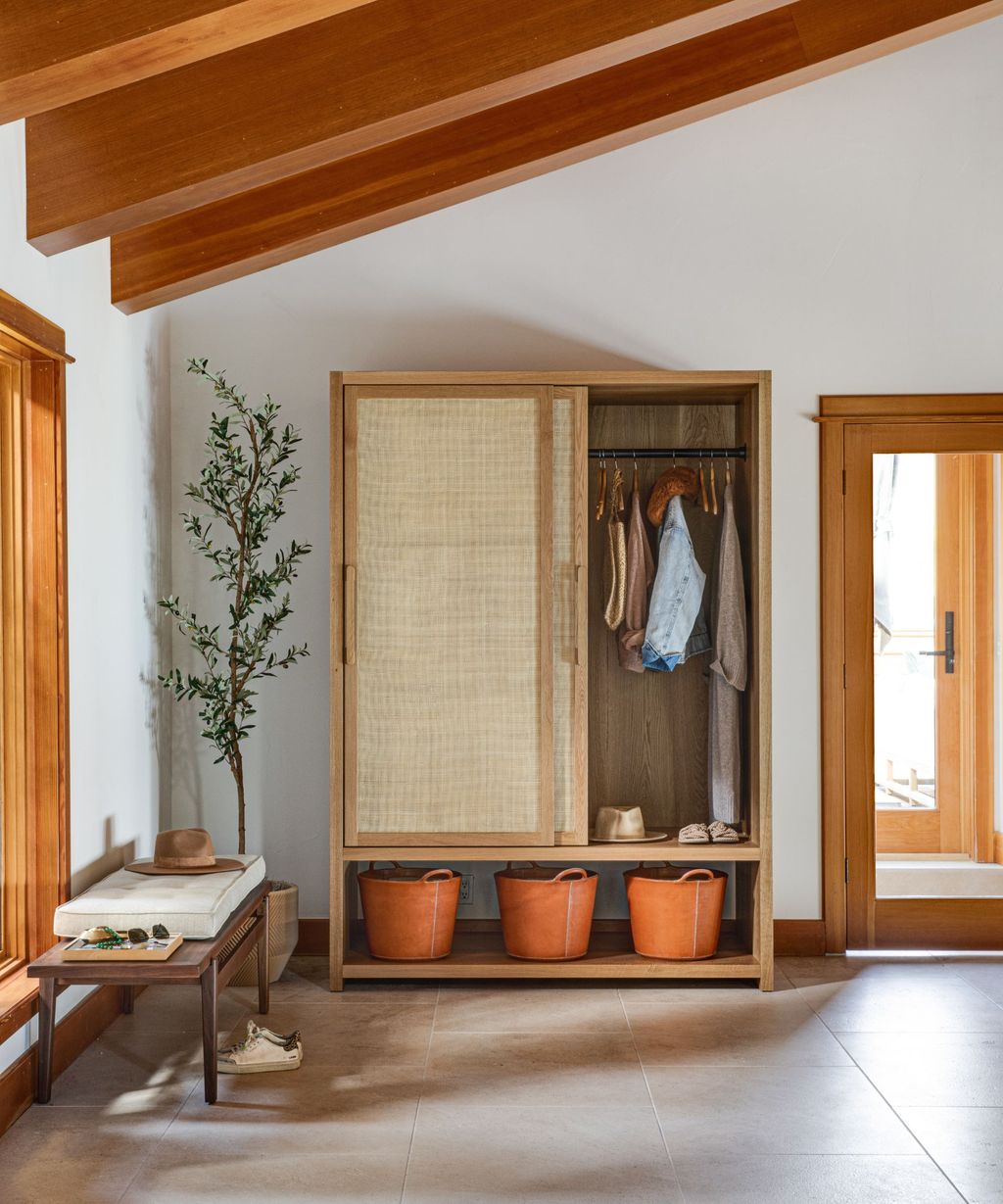 Things people with a nice-smelling closet always do | Homes and Gardens
