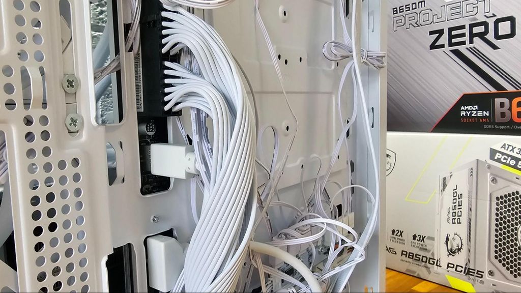 I built a PC With MSI's Project Zero Motherboard: Moving all the ports ...