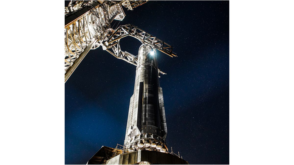 Spacex Moves Super Heavy Booster To Pad Ahead Of 4th Starship Flight