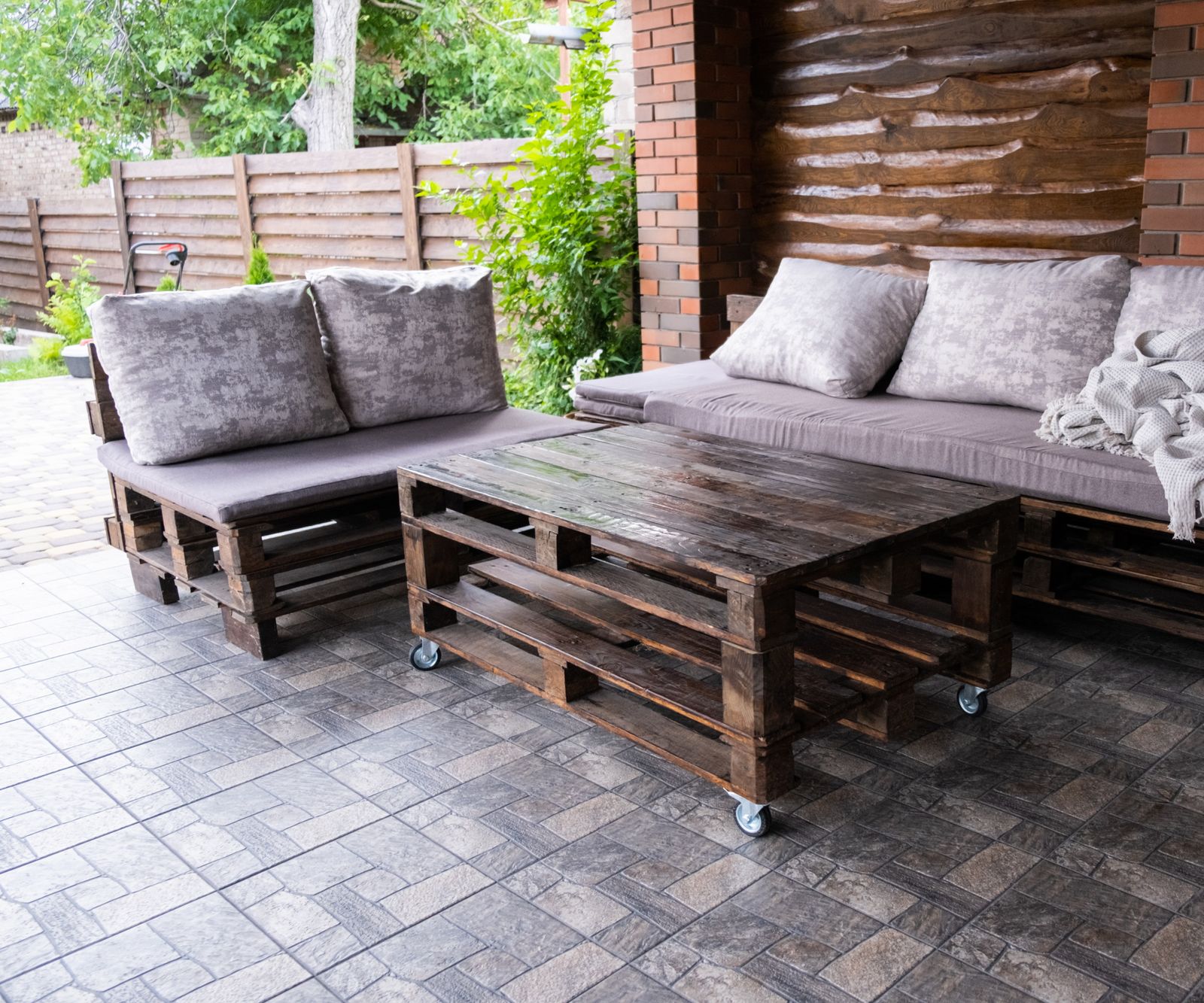 Log store ideas: 9 stylish designs | Homes and Gardens