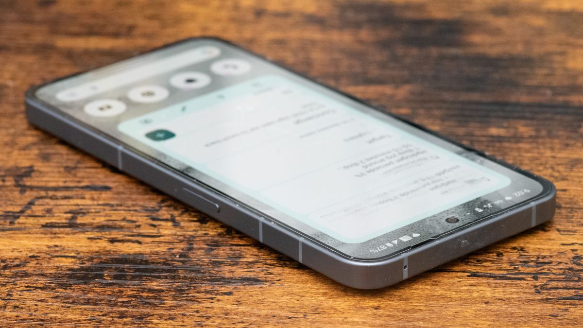 Nothing Phone 2 review: exactly what it looks like, flashy and new ...