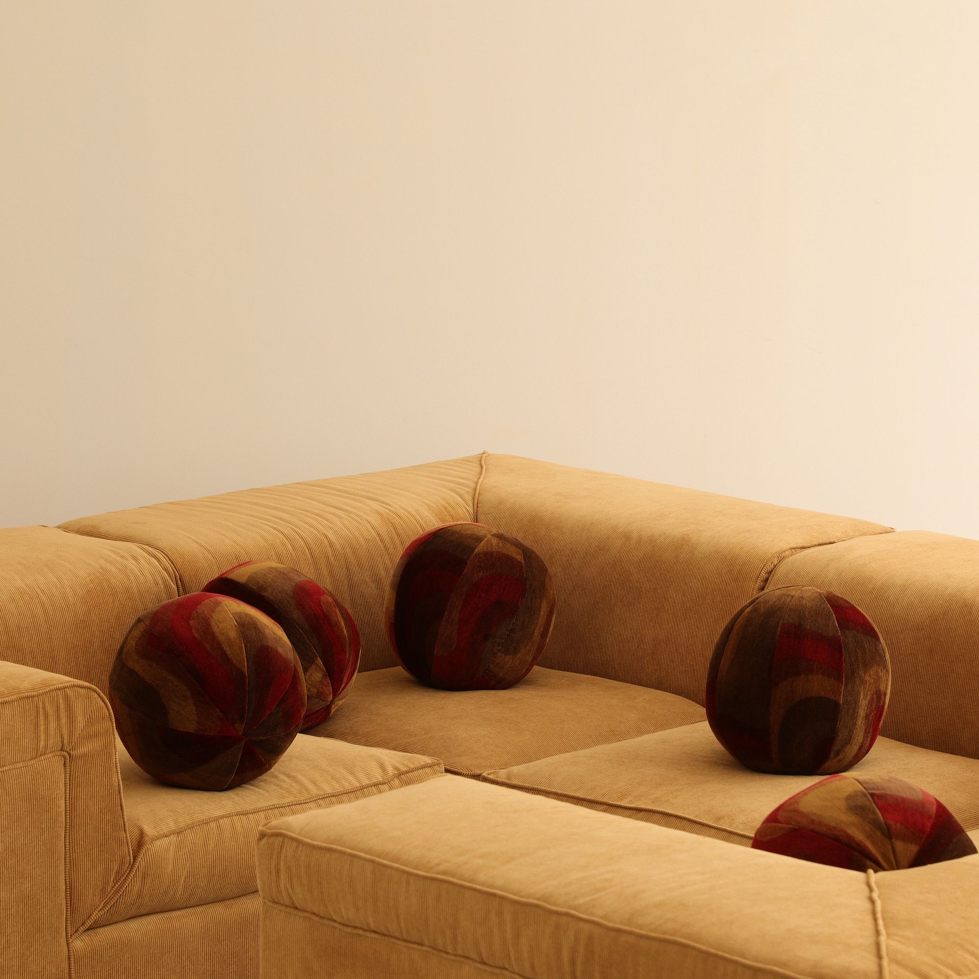 "Pit Sofas" Are the Most Comfortable Take on the Sectional | Livingetc