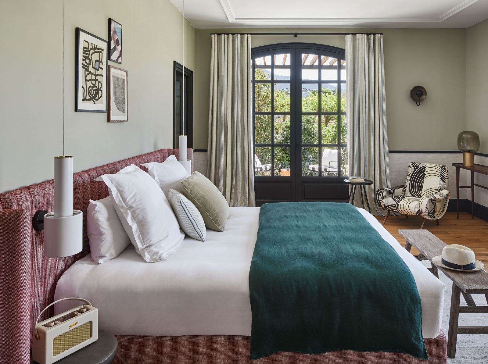 Should you sleep facing north? Here's what experts have to say | Livingetc