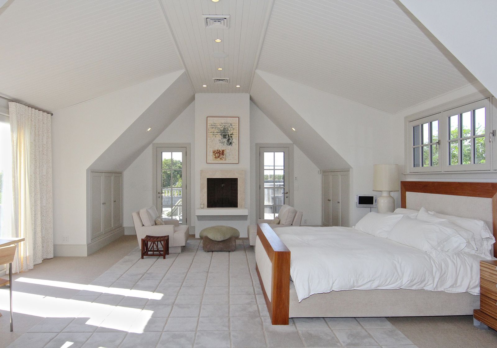 Inside Barack and Michelle Obama's Martha's Vineyard home | Homes and ...