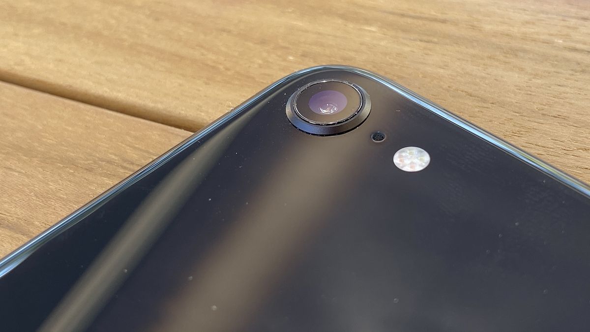 I ditched Android for iPhone SE for a month — here’s the pros and cons ...