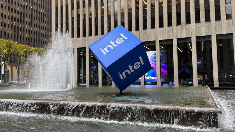 Intel's roadmap adds mysterious 'hybrid' AI processor featuring x86 ...
