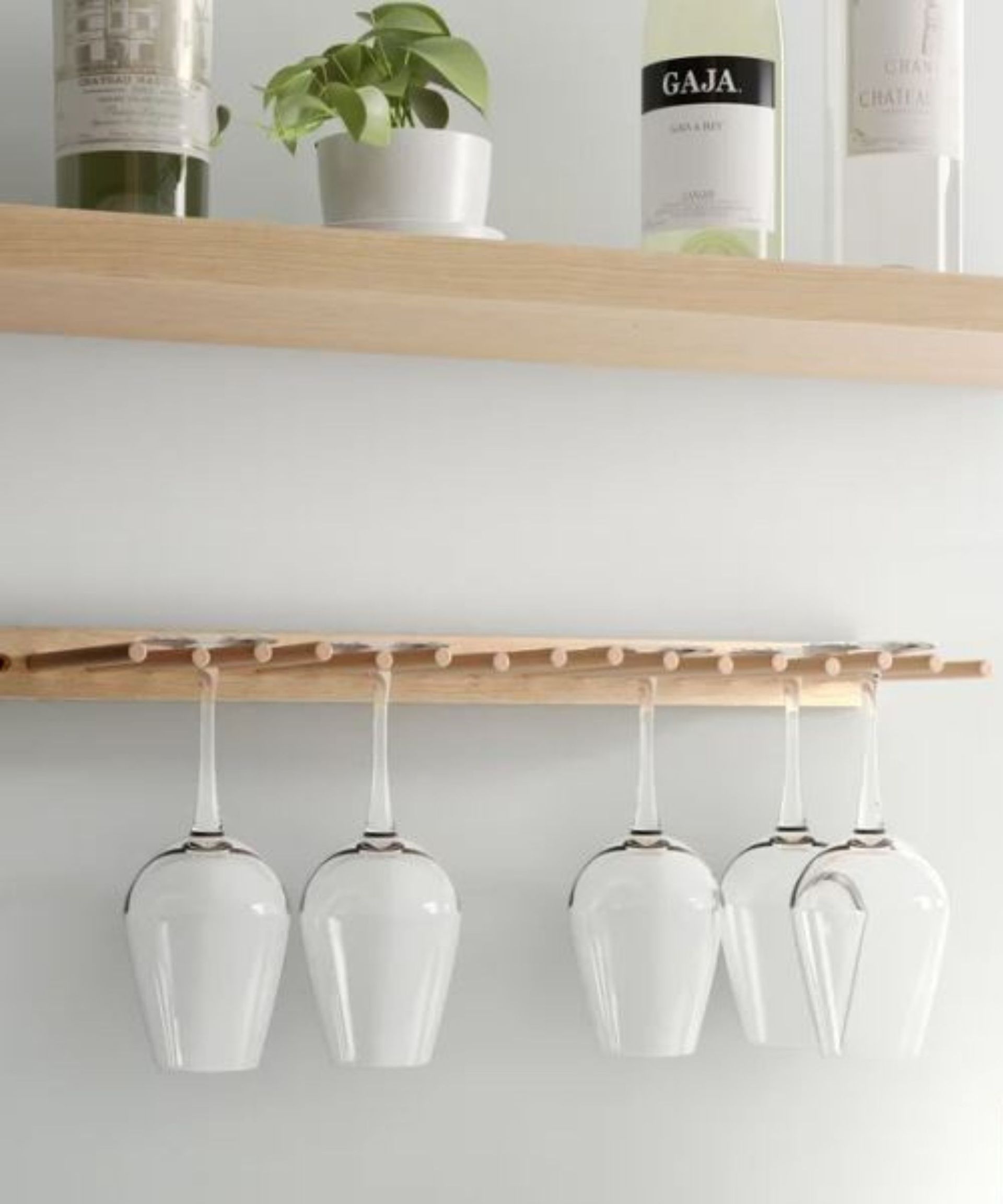 How to store glassware: 8 aesthetic and practical options | Homes and ...