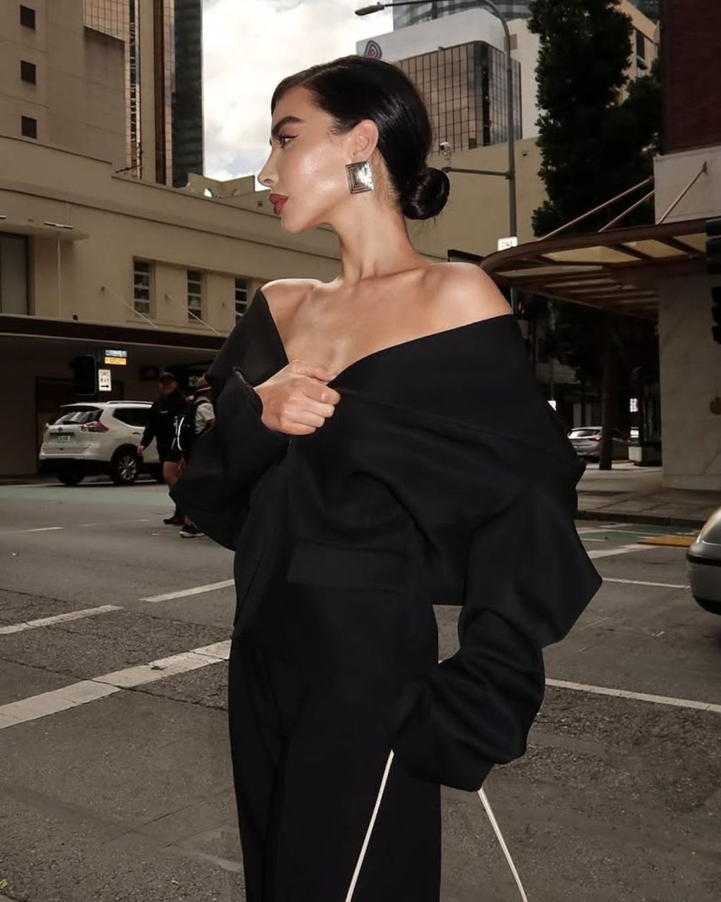 7 Chic Earring Trends to Know About for 2025 | Who What Wear