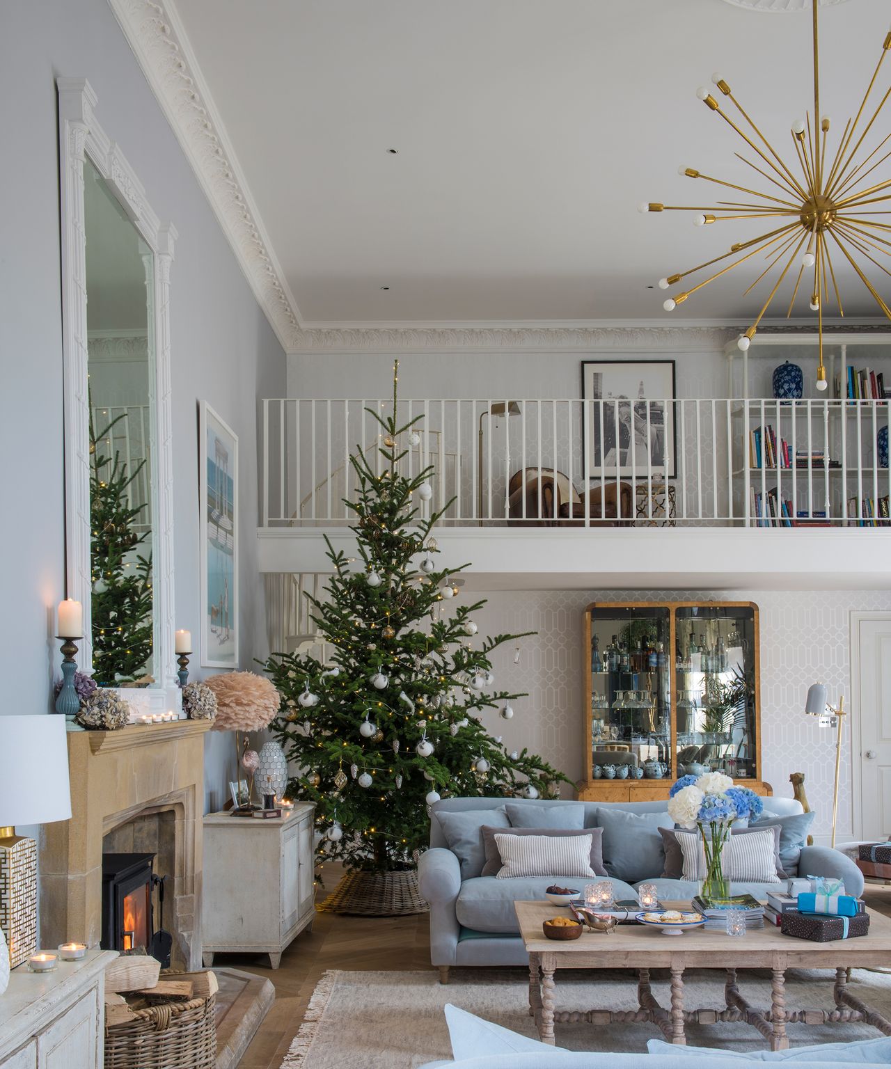 Christmas living room decor ideas: 25 tips for festive style | Homes ...